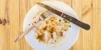 Why You Are Not Losing Weight: Clean Plate Club | Beachbodyblog.com